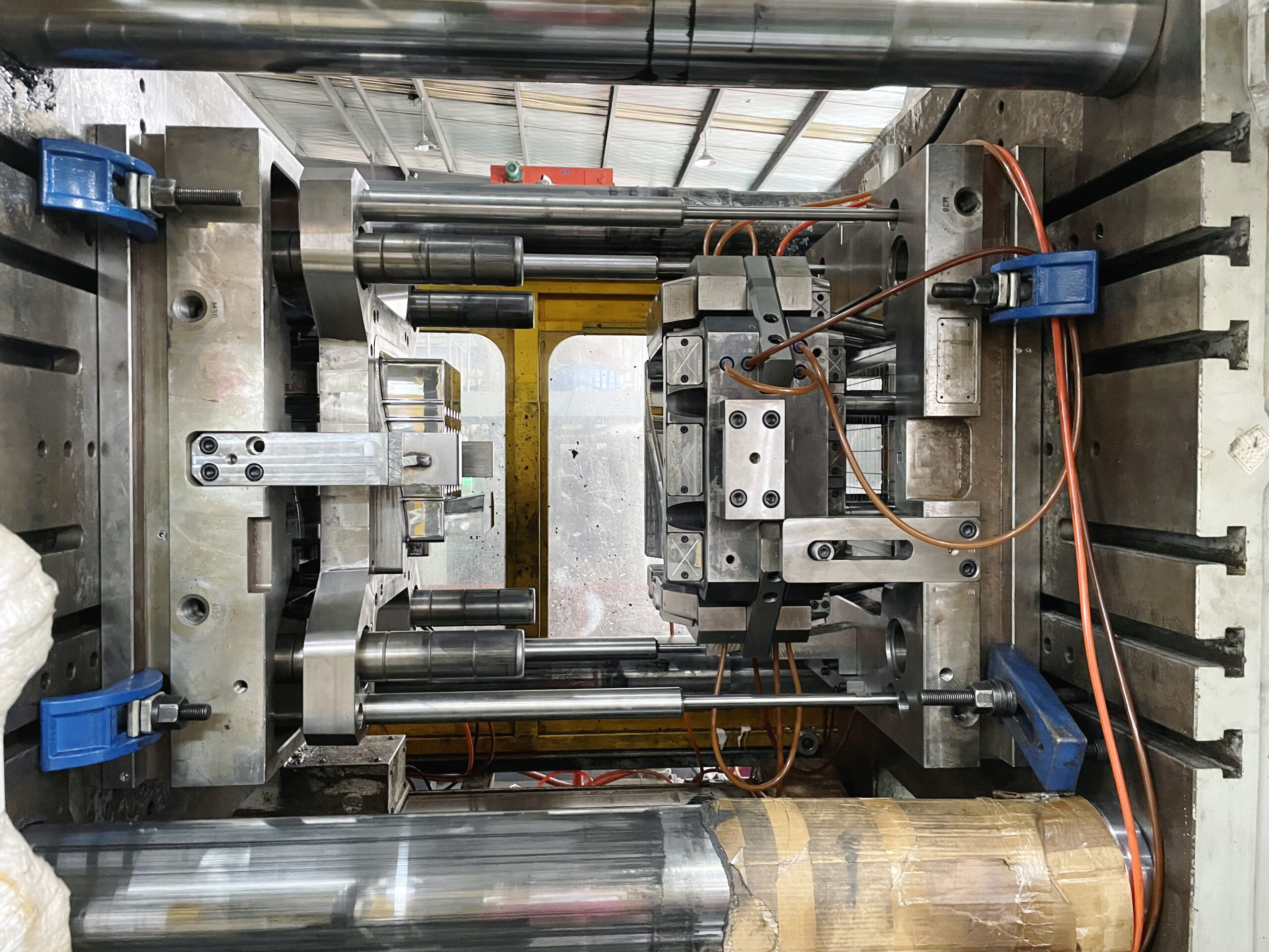 What is Injection Molding? Complete Guide to Process, Materials ...