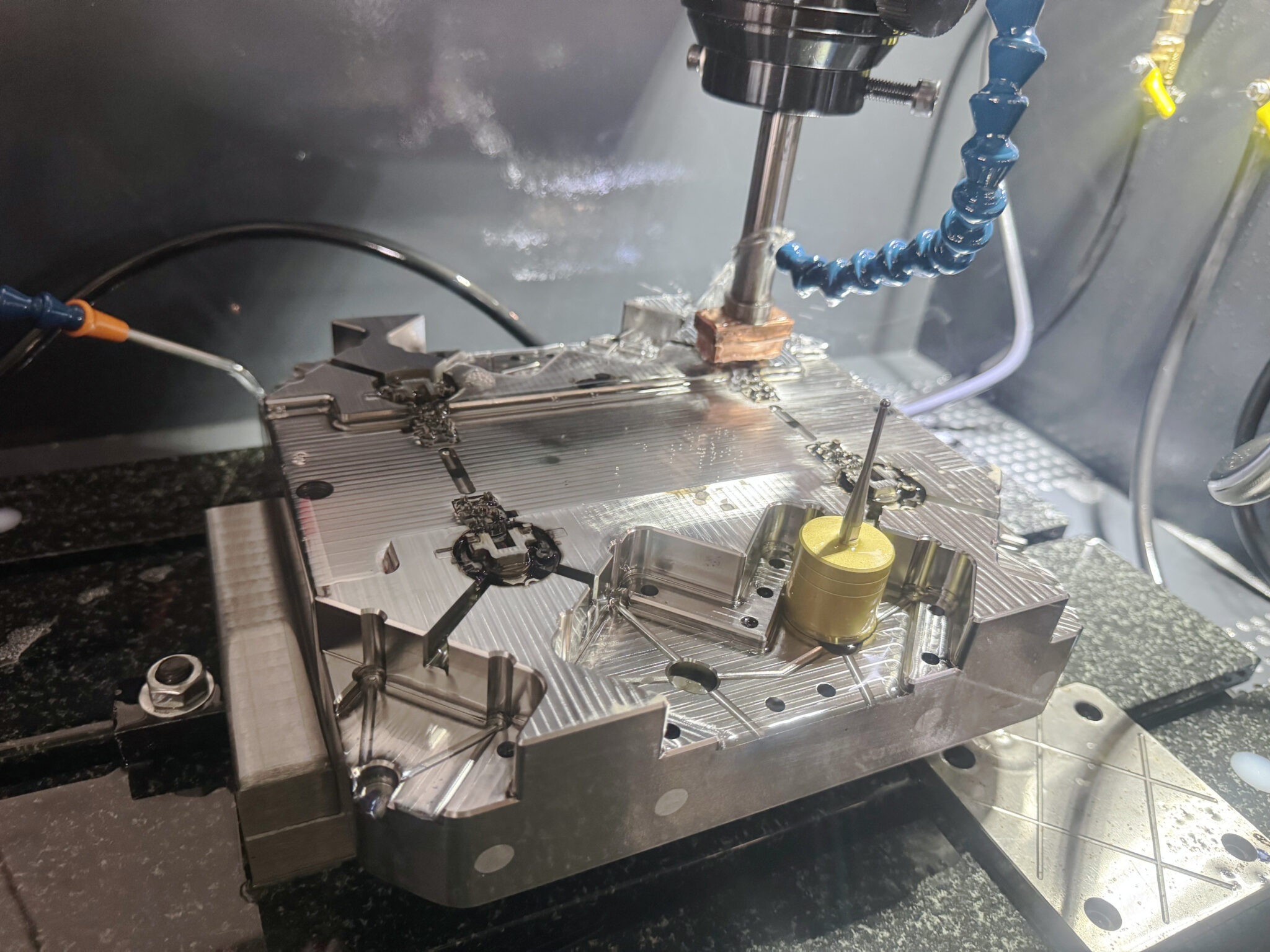 EDM processingEDM Processing Services for Precision Molds | CNMOULDING ...